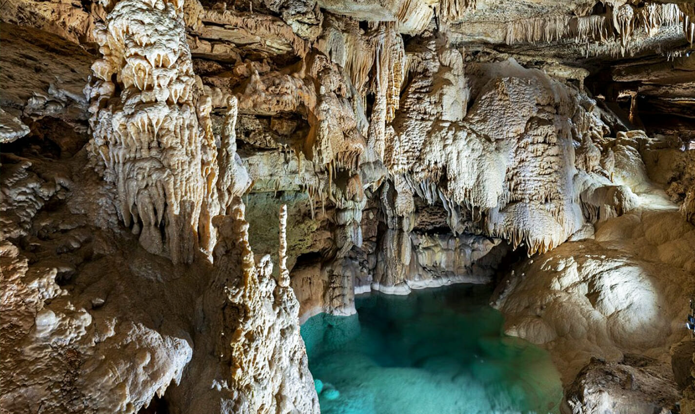 natural bridge caverns travel photo