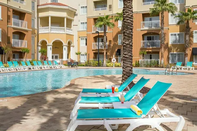The Point Hotel & Suites