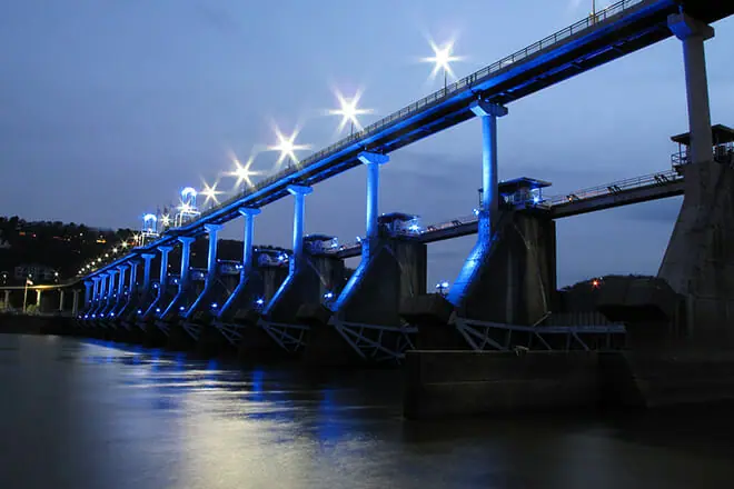 Big Dam Bridge
