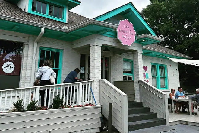 5 Daughters Bakery