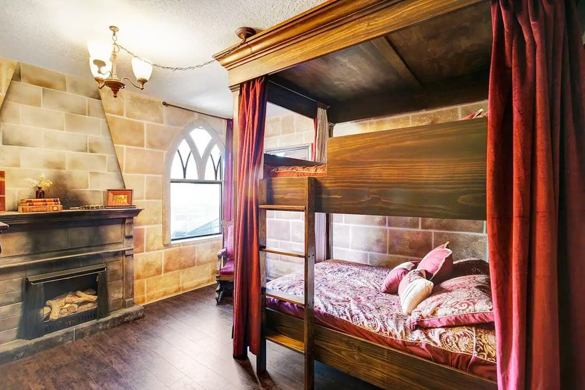 A beautiful room with bunk beds.