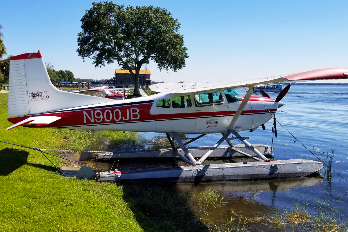 A picture of a seaplane, in Tavares, Florida