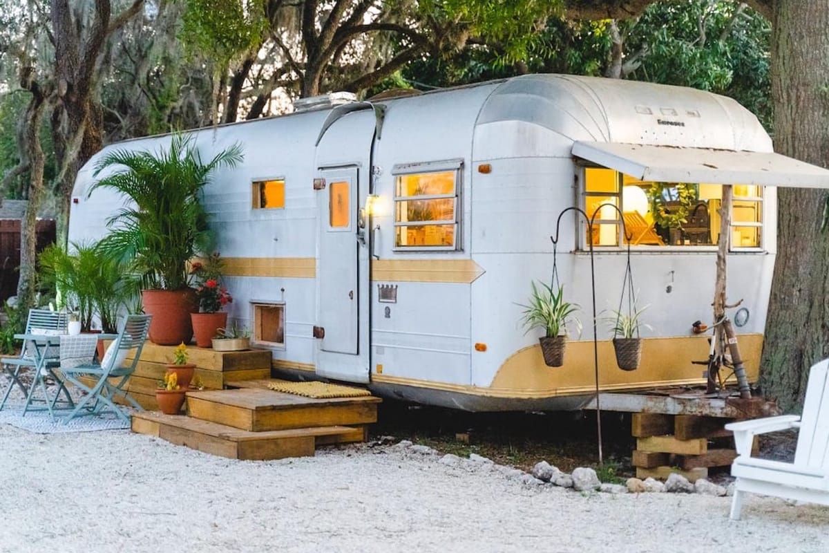 A view of the whole vintage Airstream Airbnb.