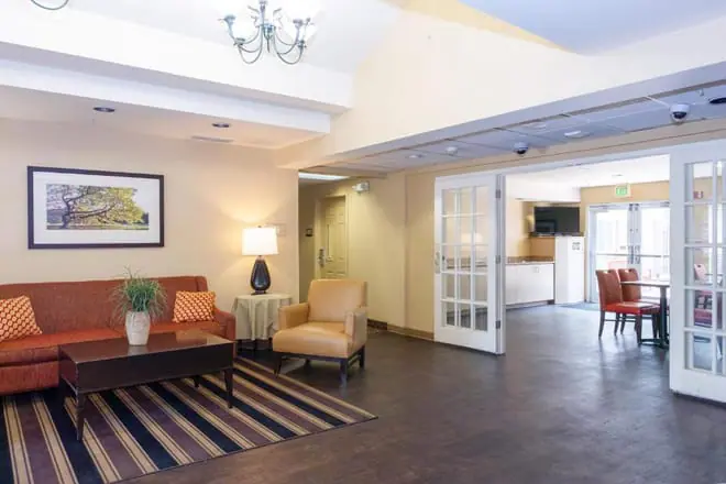 Admiral Suites