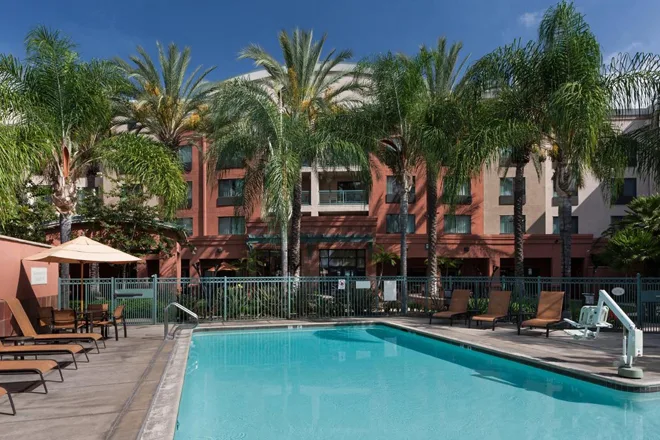 Courtyard by Marriott Los Angeles Burbank Airport