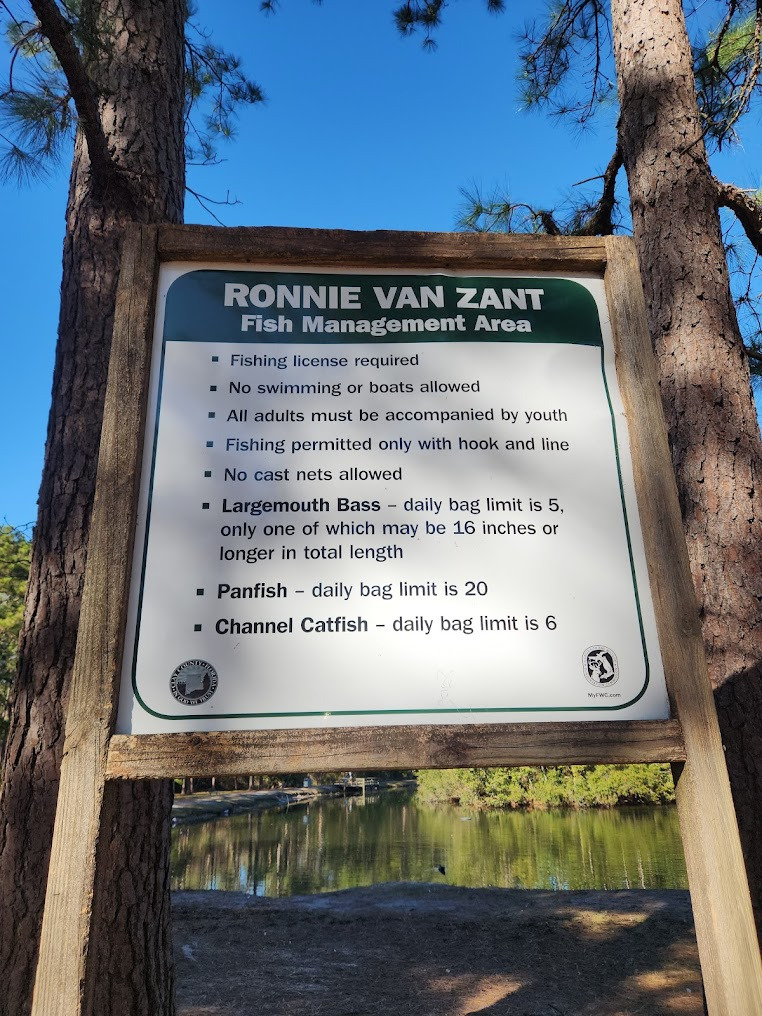 Information sign about fishing regulations