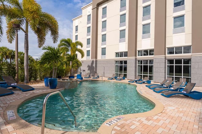 Hampton Inn & Suites Fort Myers-Colonial Blvd