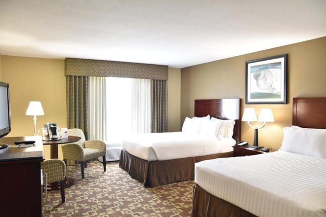Holiday Inn Express Hotel and Suites St. Charles, an IHG Hotel
