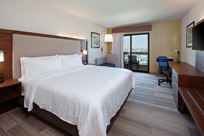 Holiday Inn Express & Suites Ventura Harbor, an IHG Hotel