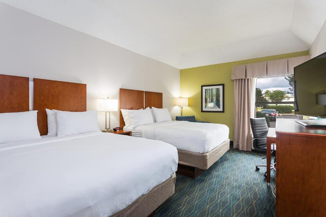Holiday Inn Express & Suites Wilmington-University Ctr, an IHG Hotel