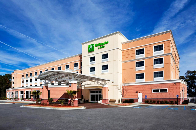 Holiday Inn & Suites Beaufort @ Highway 21, an IHG Hotel