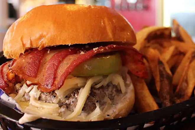 Junction Bar & Grill
