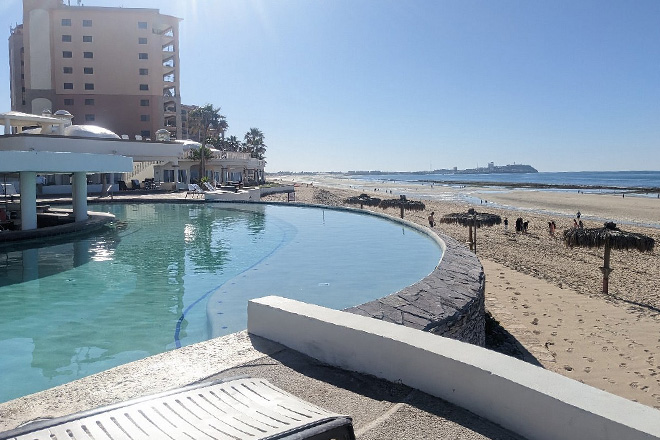 Las Palmas Beach Resort