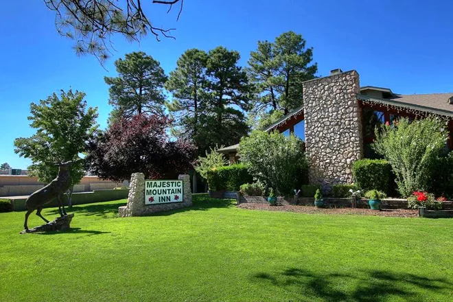Majestic Mountain Inn