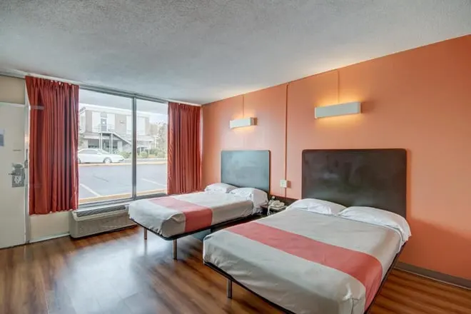 Motel 6 Somerset
