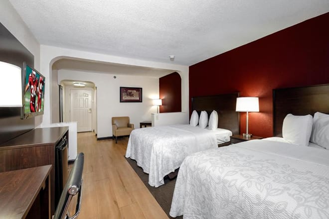 Red Roof Inn PLUS+ and Suites Opelika