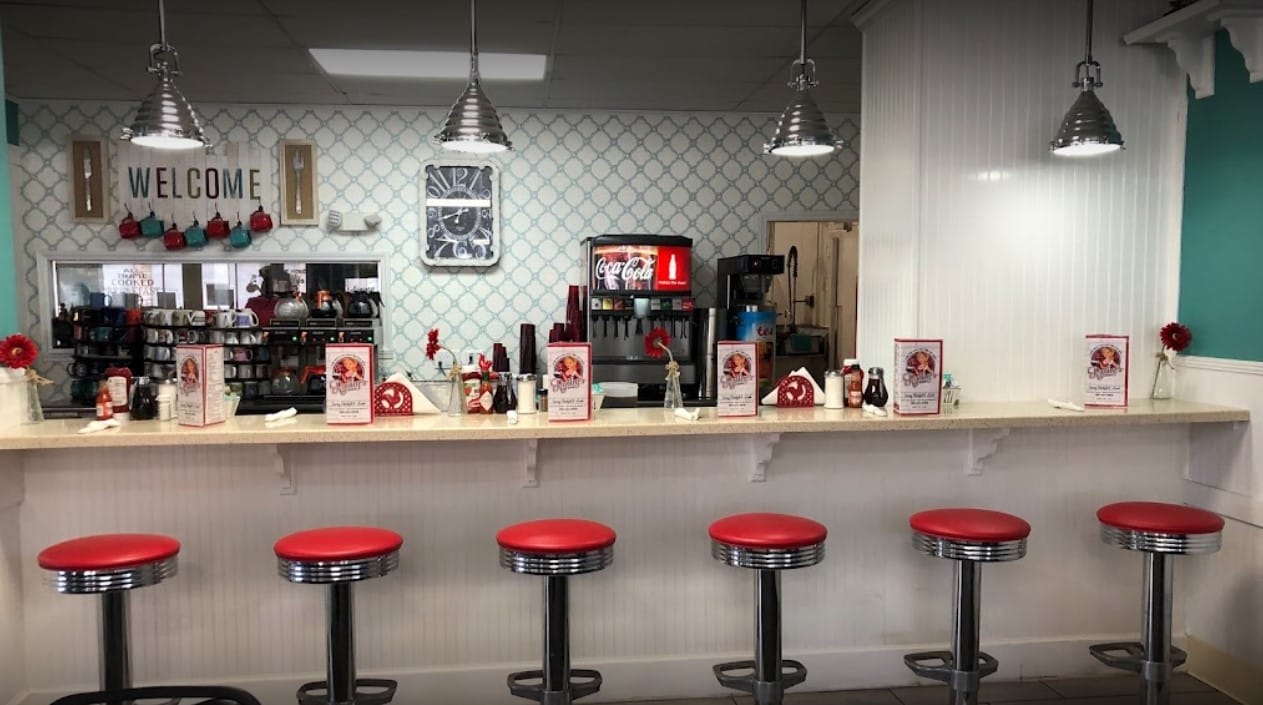 A photo of the the diner's retro setting.