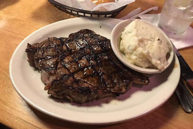 11 Best Steakhouses in Lubbock, TX for 2024 (Top Places!)