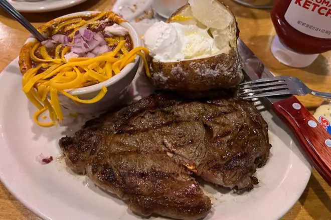 Texas Roadhouse - West Kellogg