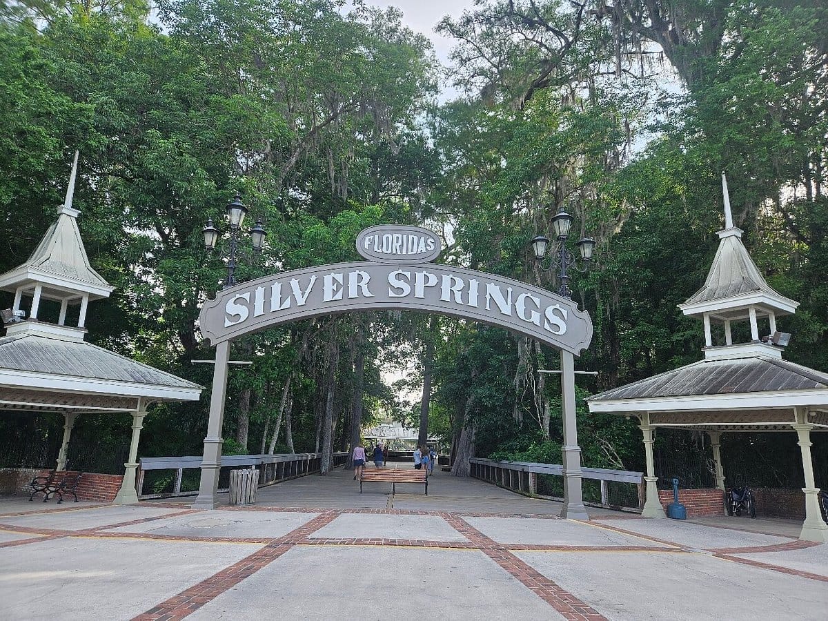 The entrance to silver springs state park in ocala