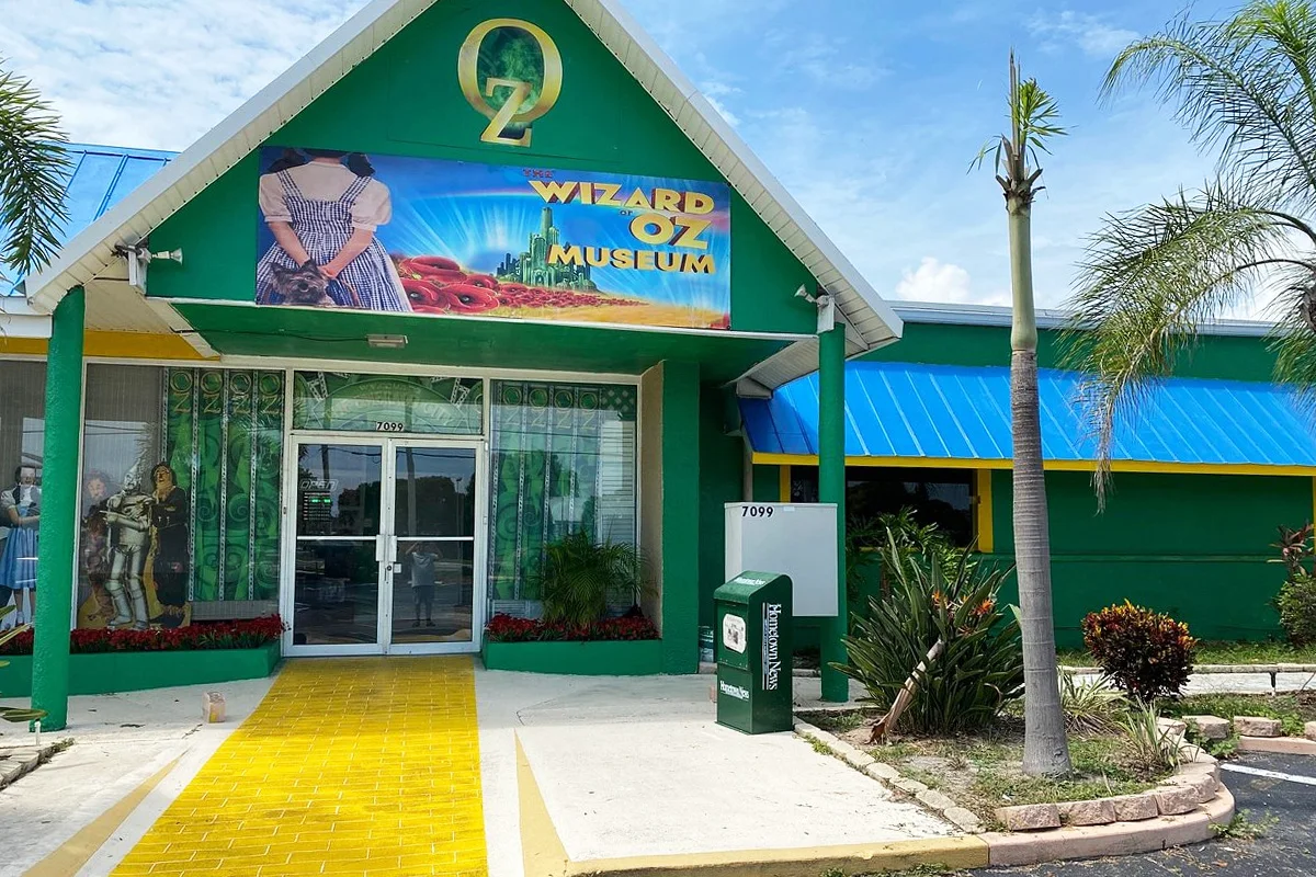the exterior of the wizard of oz museum