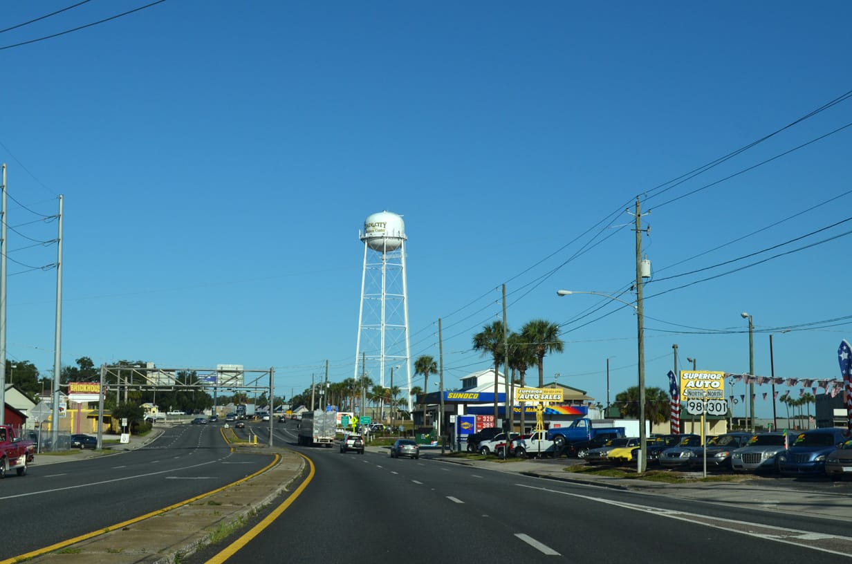 The highway view of Dade City.
