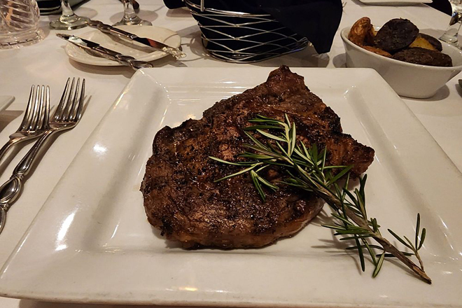 Thoroughbreds Chophouse and Seafood Grille