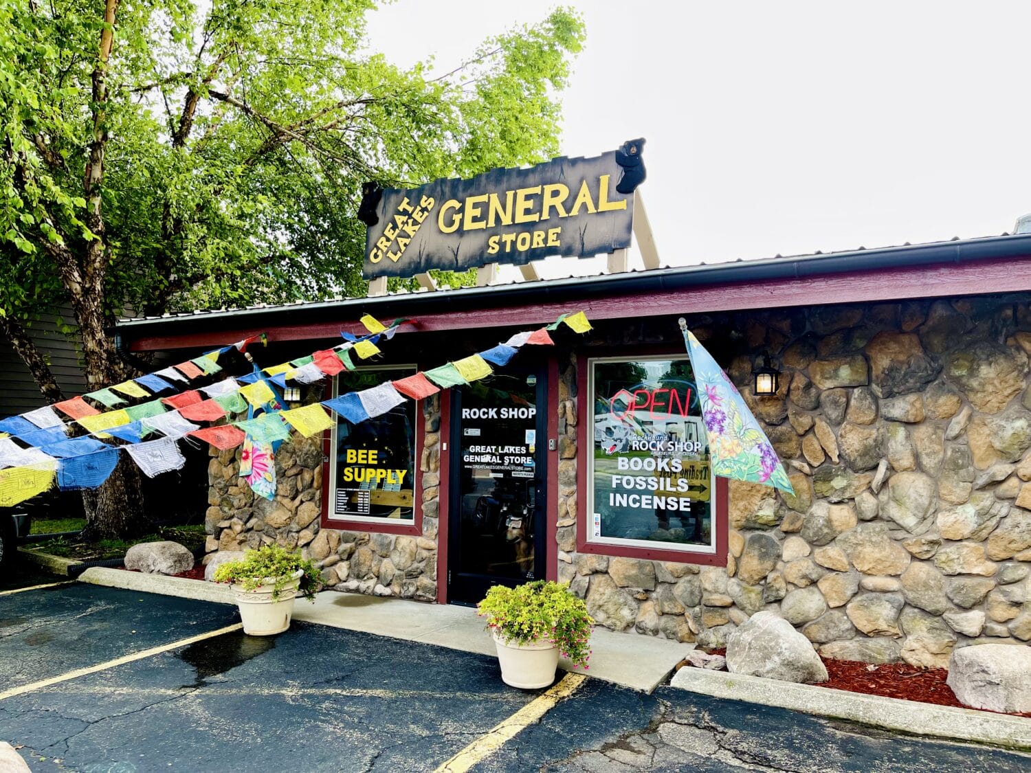 a colorful storefront of rockhound rock shop and supply