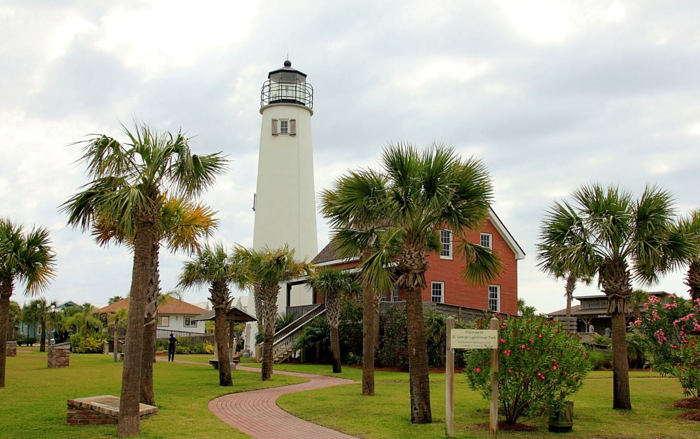 a photo of the famed lighthouse