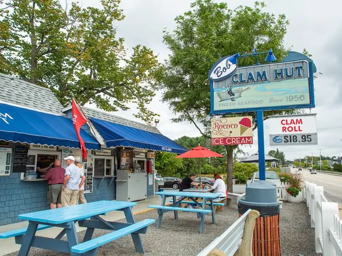 Bob's Clam Hut 1