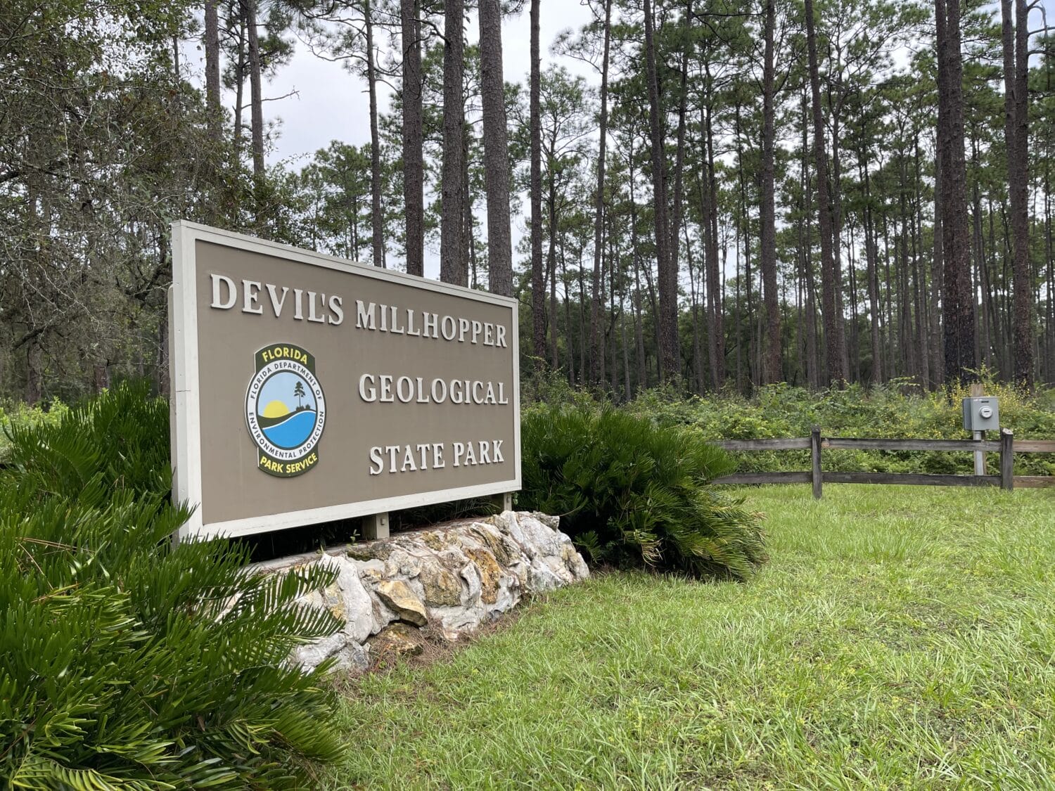 devils millhopper geological park signage