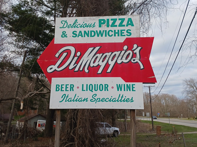 dimaggios pizza and burgers 2