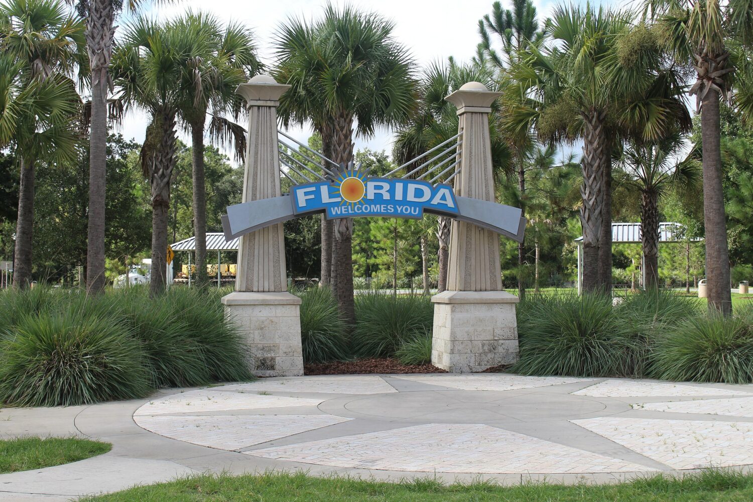 Florida welcomes you sign at the Florida's official visitors center