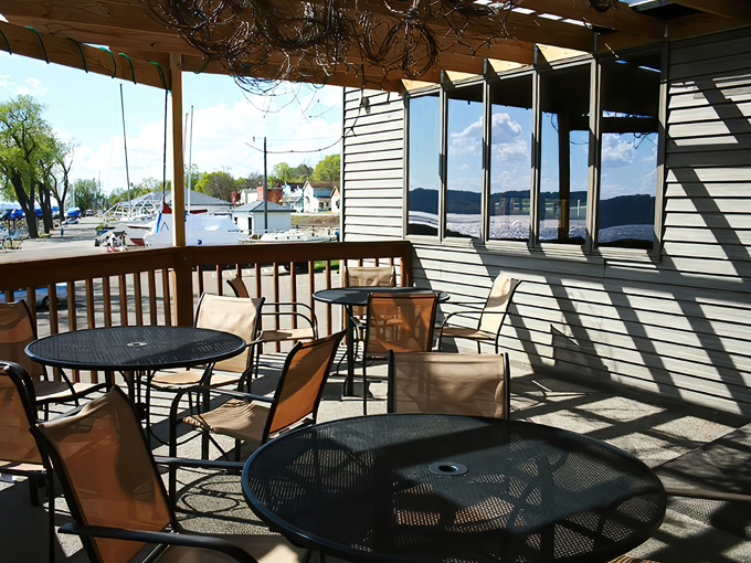 Pickle Factory Waterfront Grill 7