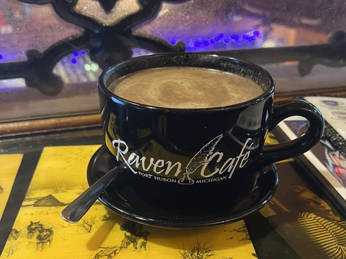 raven cafe 5
