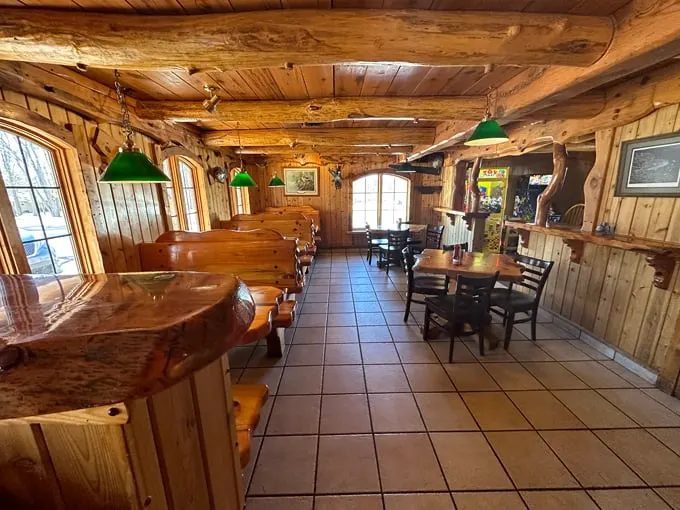 rivers edge pub and grub 3