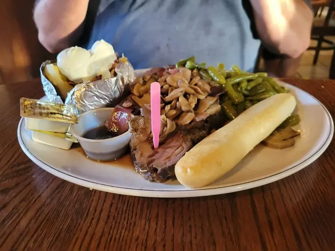 rivers edge pub and grub 7