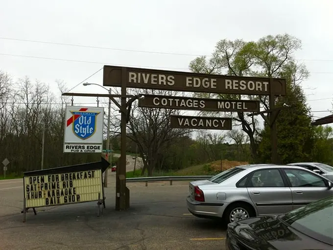 rivers edge pub and grub 9
