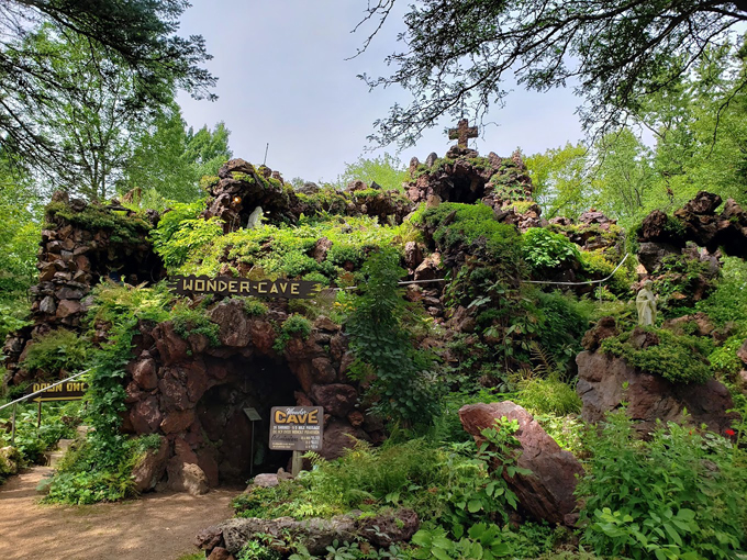 rudolph grotto gardens 4