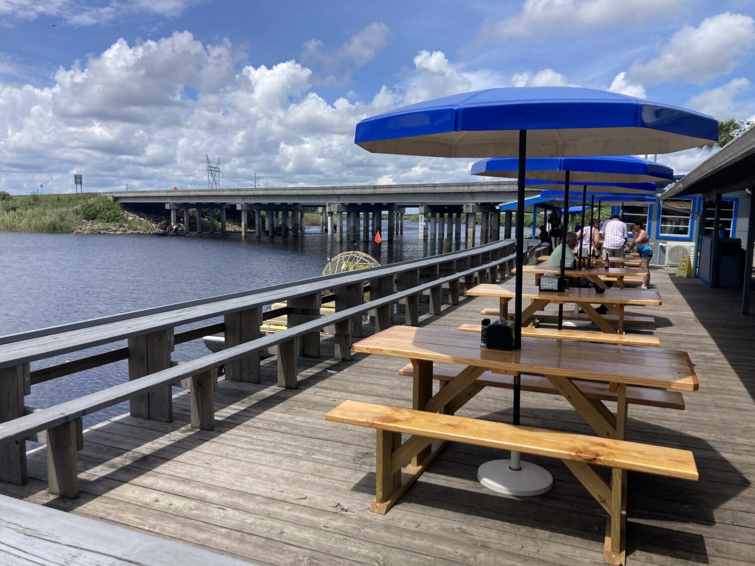 The dining area with the view of Saint Johns River 