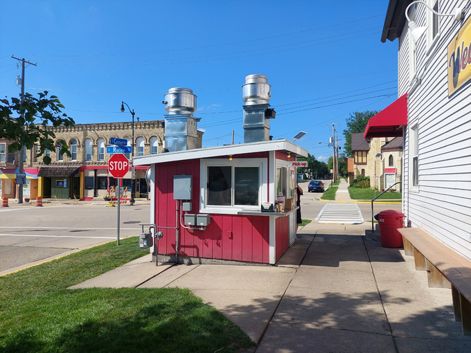 Wedl's Hamburger Stand & Ice Cream Parlor 6