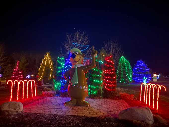 Drive Through The Twinkling Wonderland At Wisconsin's Christmas
