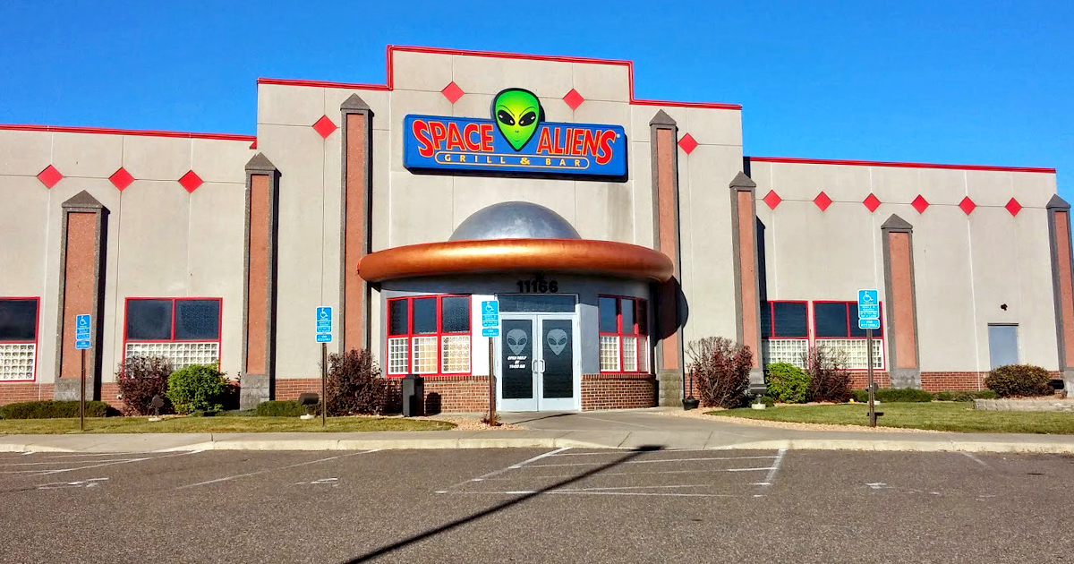alien themed restaurant minnesota ftr