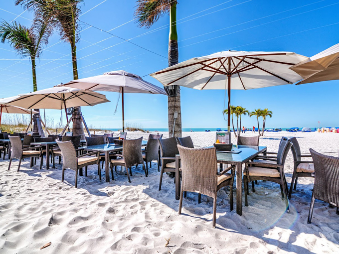 Beachfront Dining Roadtrip Florida 4