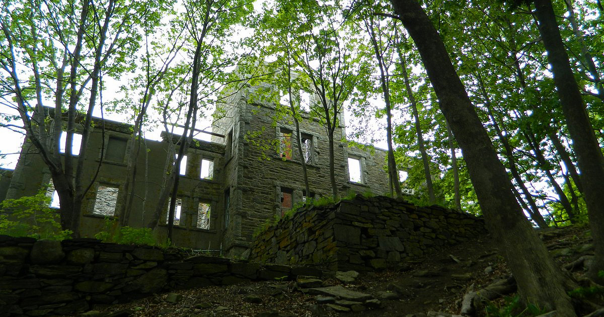 maine hike abandoned castle ftr