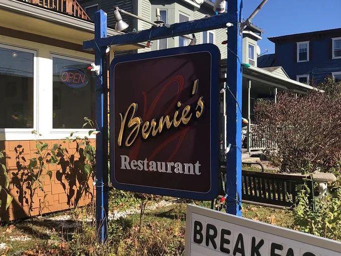 bernies restaurant 1
