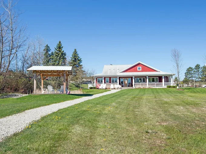Boathouse Vineyards 1