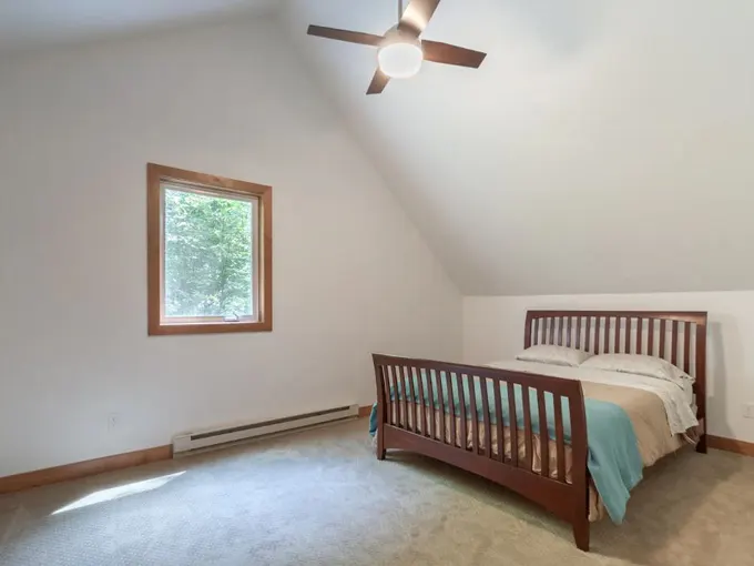 Cliff-Top Airbnb 4