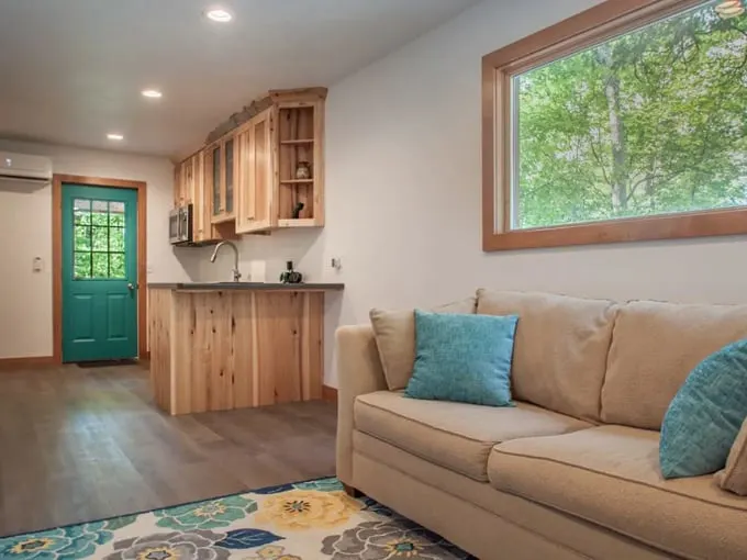 Cliff-Top Airbnb 7