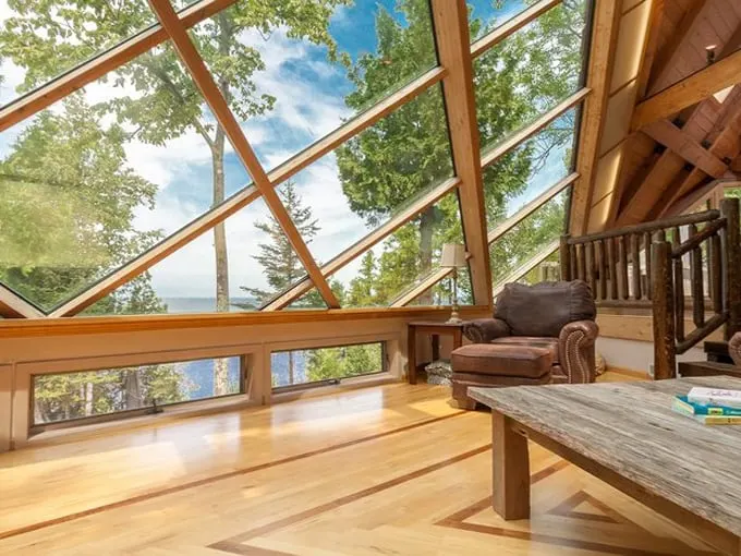 Cliff-Top Airbnb 8